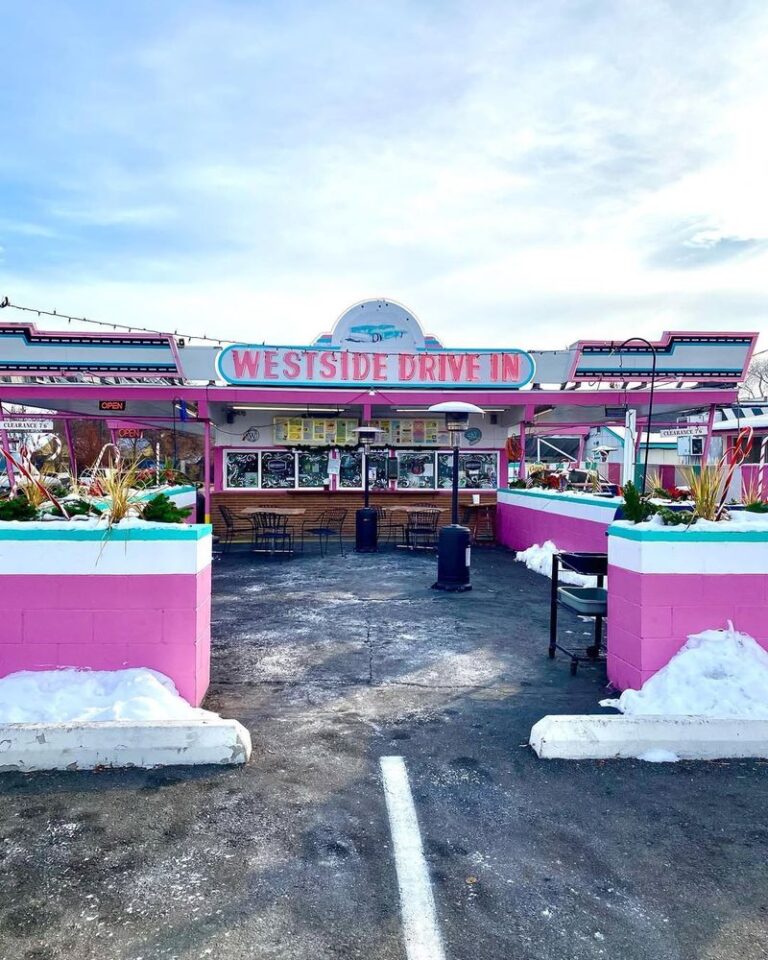 This Idaho Drive-In Burger Spot Is So Delicious, Locals Can't Stop ...