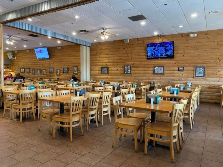 A Popular Tennessee All-You-Can-Eat Spot With An Impressive Dessert Table