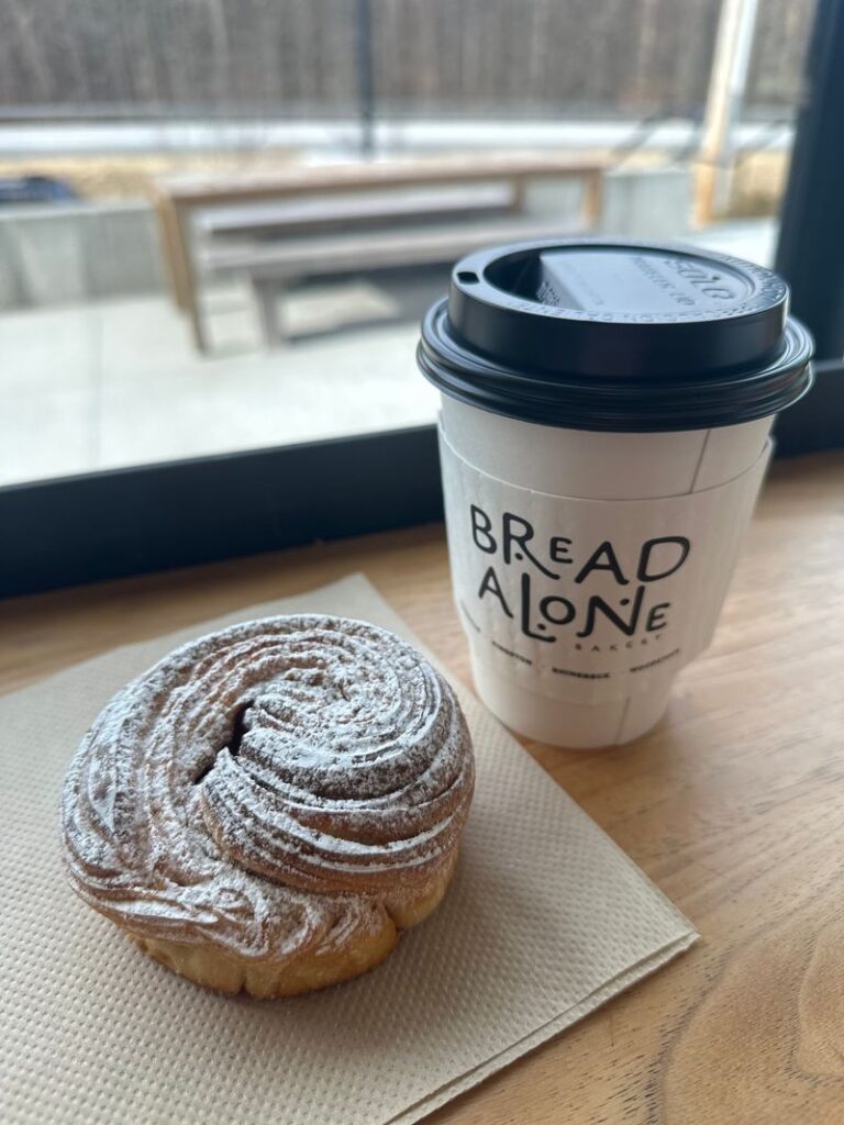 New York's Most Famous Cinnamon Roll Is So Iconic, People Make ...