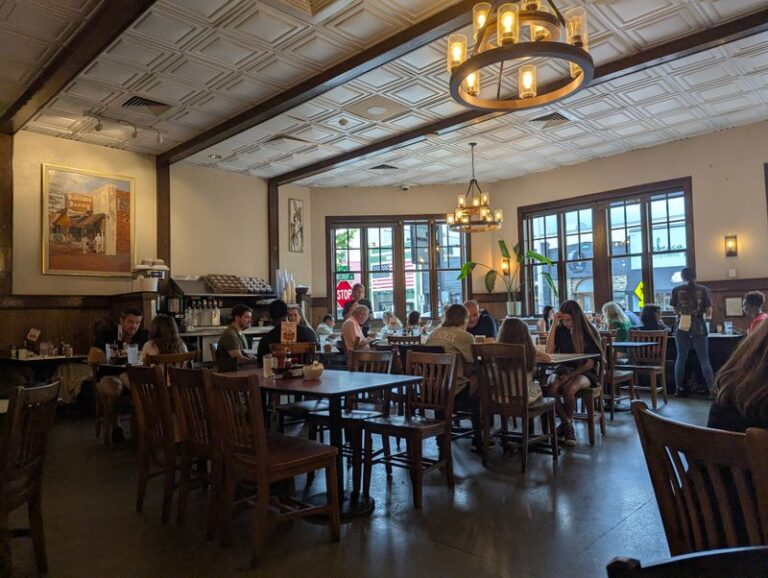 The Tennessee Breakfast Spot Locals Point To For Outstanding Pancakes