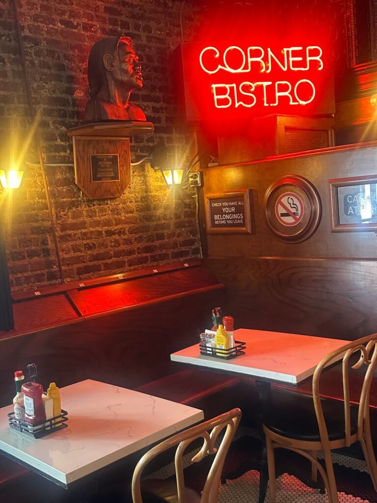 This New York Hole-In-The-Wall Restaurant Serves A Cheeseburger People ...