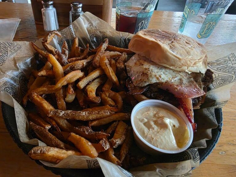 This Small Tennessee Burger Place Serves Double Cheeseburgers That Are ...