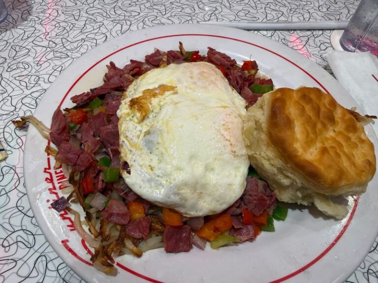 This Tiny Tennessee Diner Still Serves The Same Breakfast Special From ...