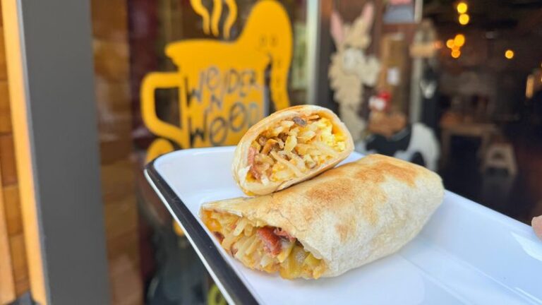 You Won't Believe This Fairy Tale-Themed Restaurant Exists In Oregon