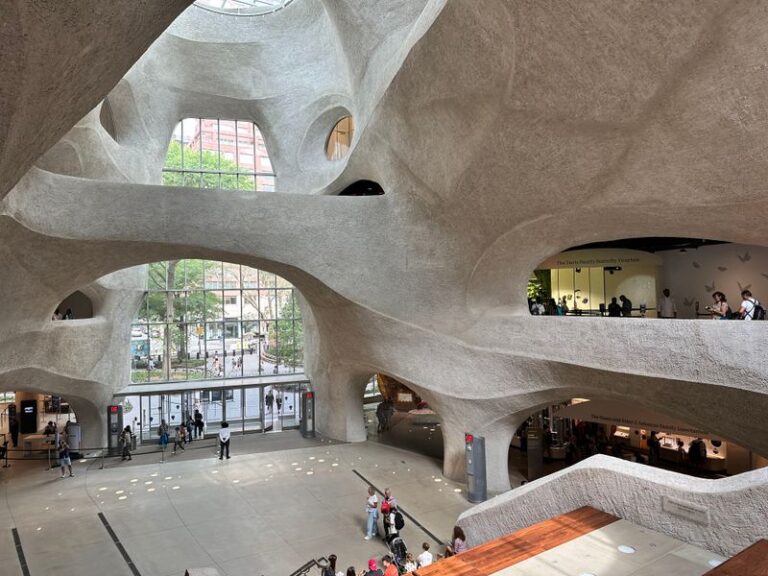 The Little-Known Gemstone Museum Corner In New York That's Totally ...