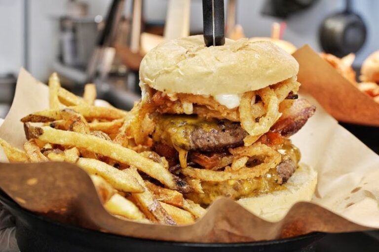 This Tennessee Burger Spot Is Where Locals Go Instead Of The Chains
