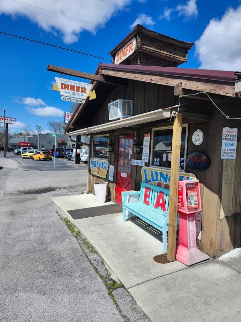 10 Tennessee Restaurants That Prove Tiny Spots Can Be Legendary