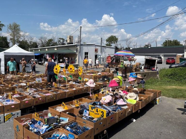 This Massive Pennsylvania Flea Market Is A Treasure Hunt You Won't Want ...