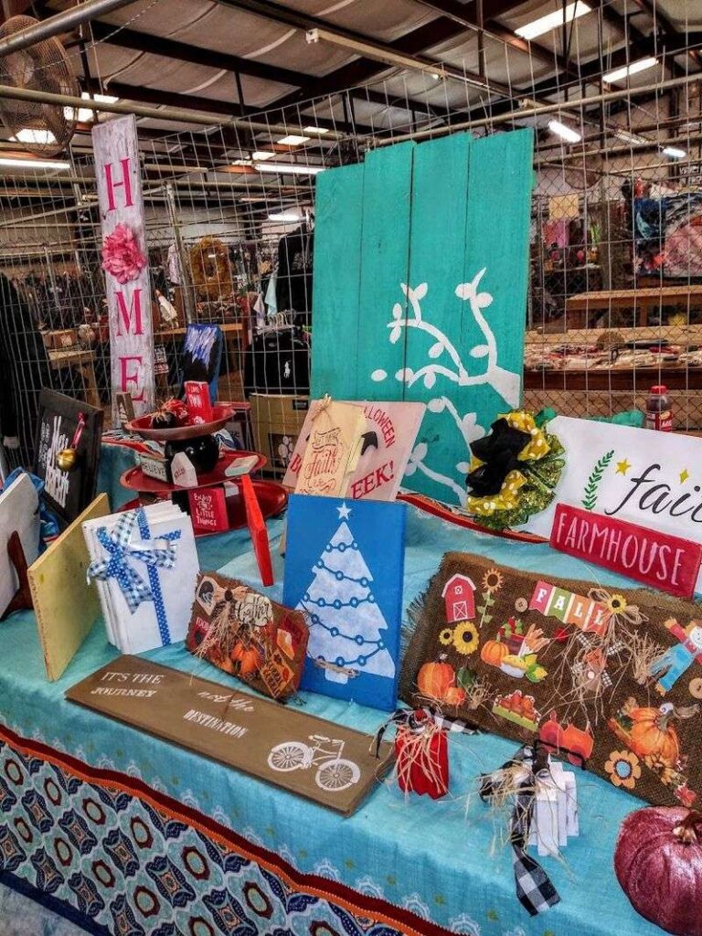 The Enormous Bazaar In Tennessee That'll Make Your Bargain-Hunting ...