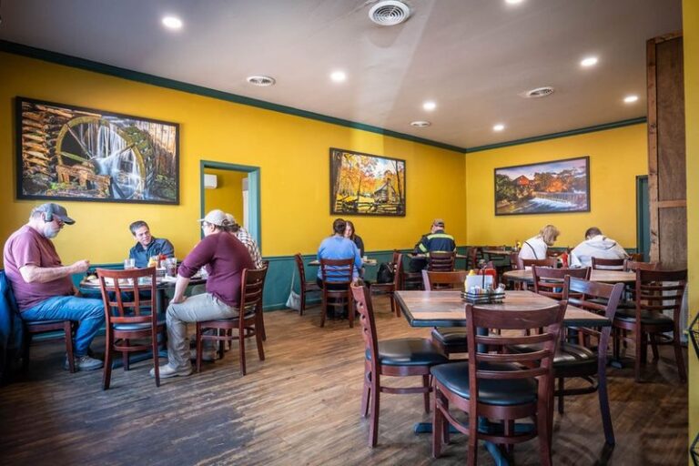 The Homemade Food At This Small-Town Diner In Tennessee Is ...