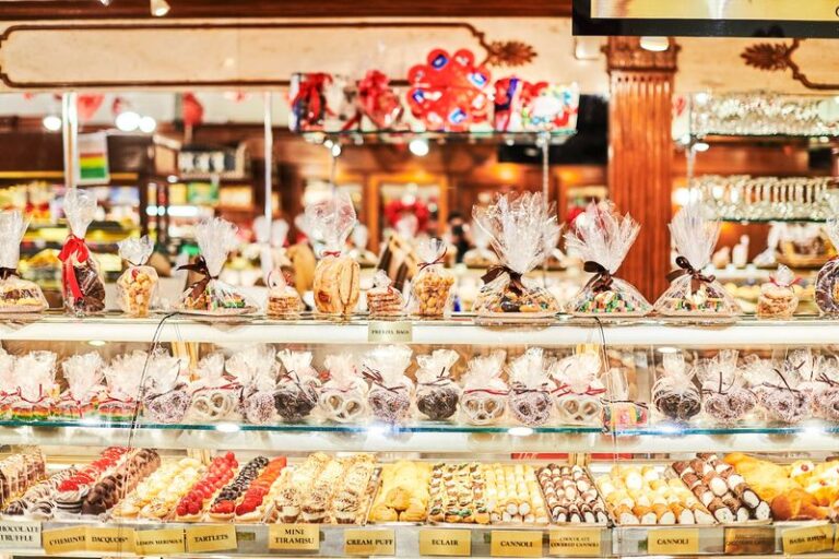 11 Historic New York Bakeries That Still Bake Pastries The Classic Way ...