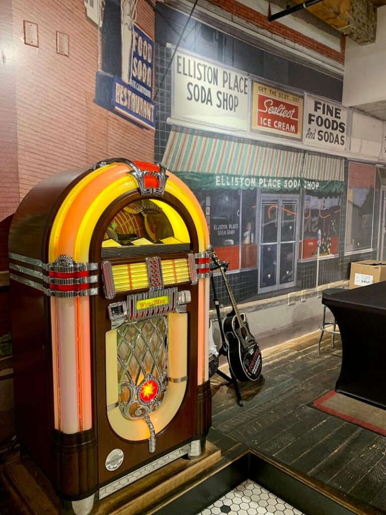 The Meat And Three At This Soda Shop In Tennessee Is Hard To Beat