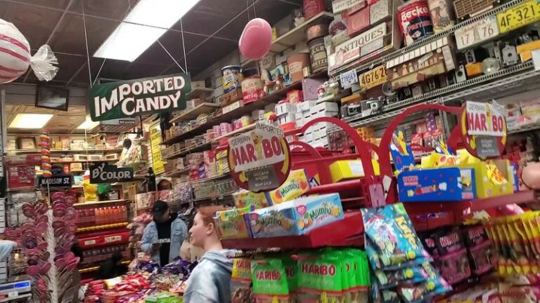 These Classic Candy Stores In New York Will Take You Back To The Good ...