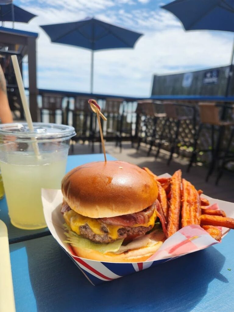 9 Best Places In Cape Cod, Massachusetts To Grab A Burger This Year