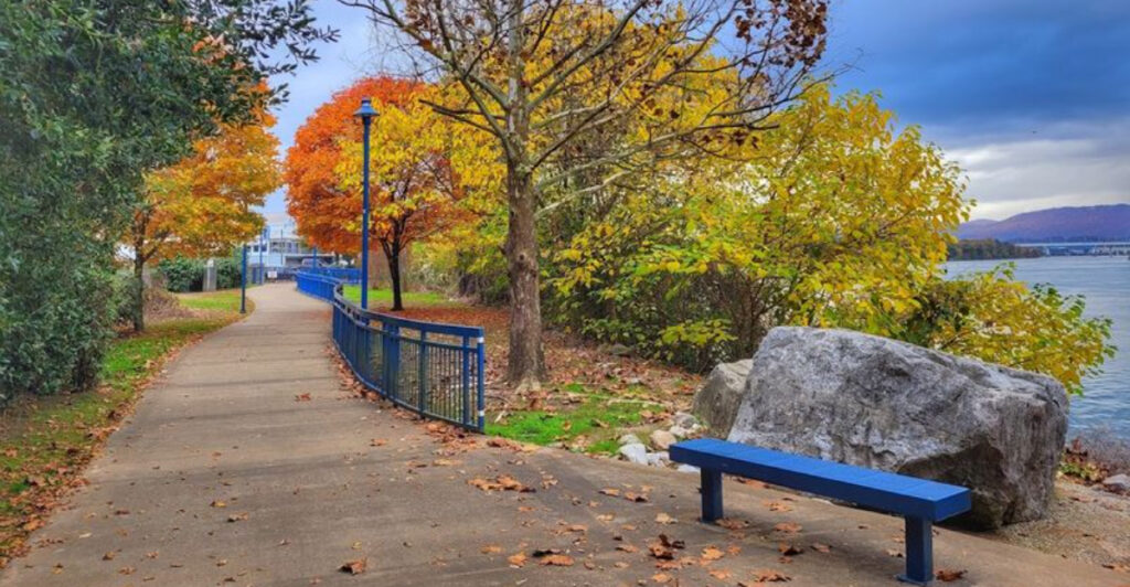 The Enchanting Riverwalk In Tennessee That Feels Like A Dream You Don't ...