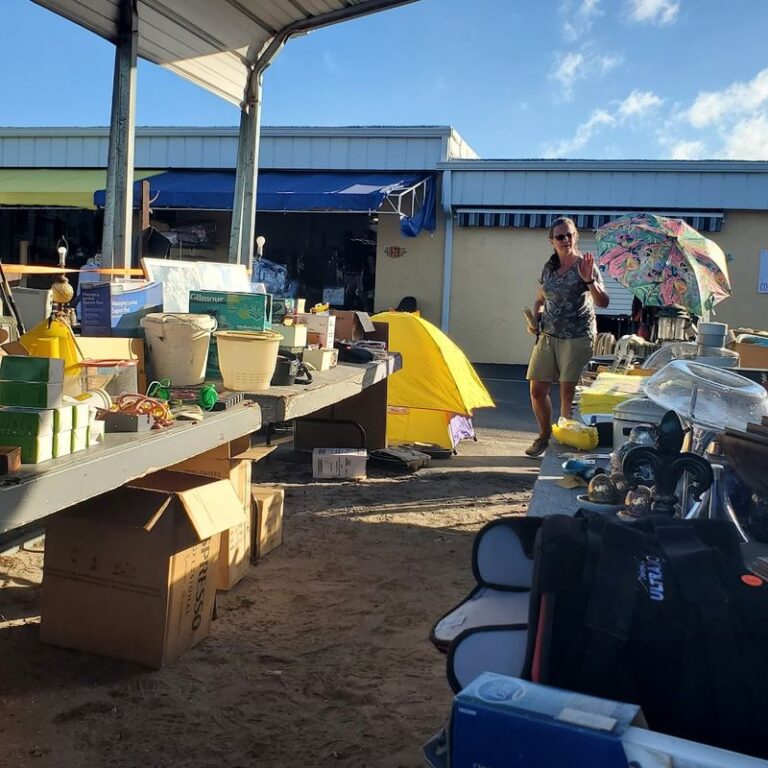 The Massive Florida Flea Market With 400 Vendors That Treasure Hunters Love